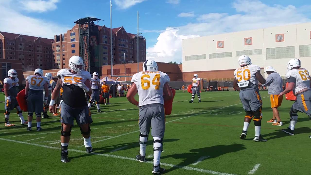 Tennessee football fall practice 16 - Offensive linemen - YouTube