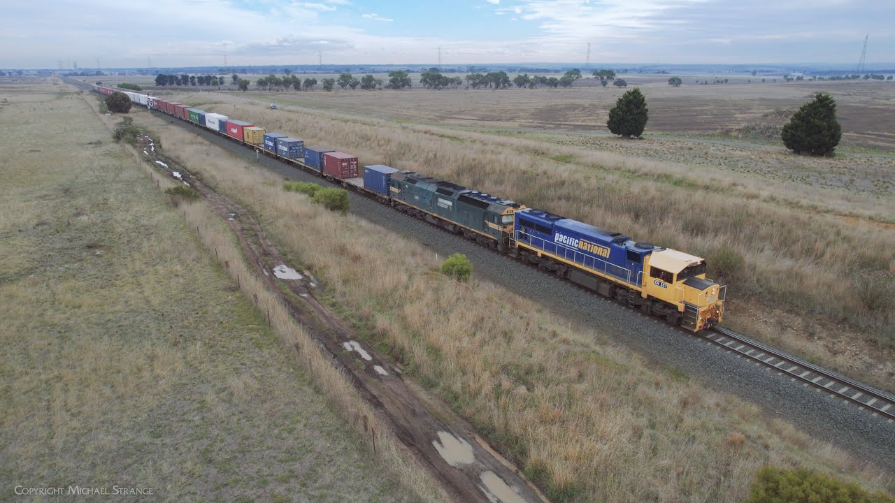 7902V Mildura To Melbourne Container Train XR557 & G523 (11/5/2022 ...