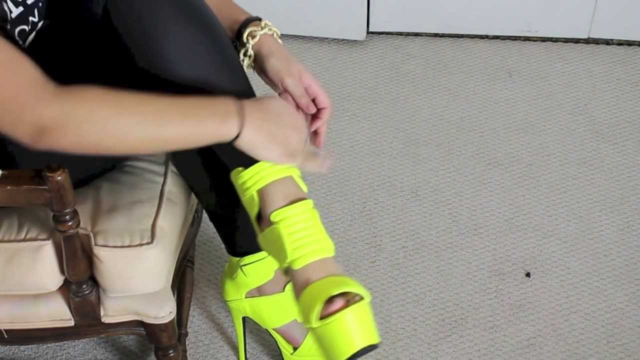 OOTD: ALL BLACK WITH NEON! - YouTube