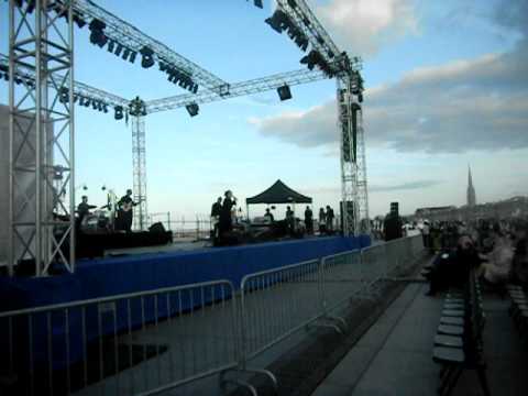 Weird French Singer - YouTube