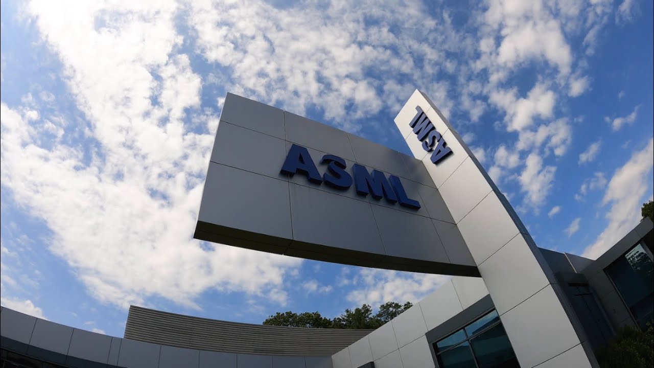 Better than rocket science: Customer support at ASML - YouTube