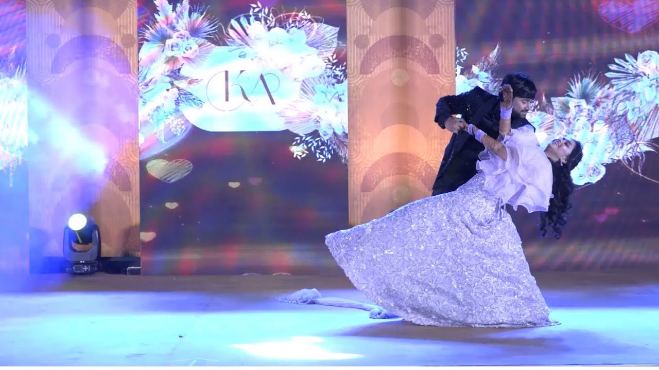 BEST COUPLE SANGEET DANCE PERFORMANCE - YouTube