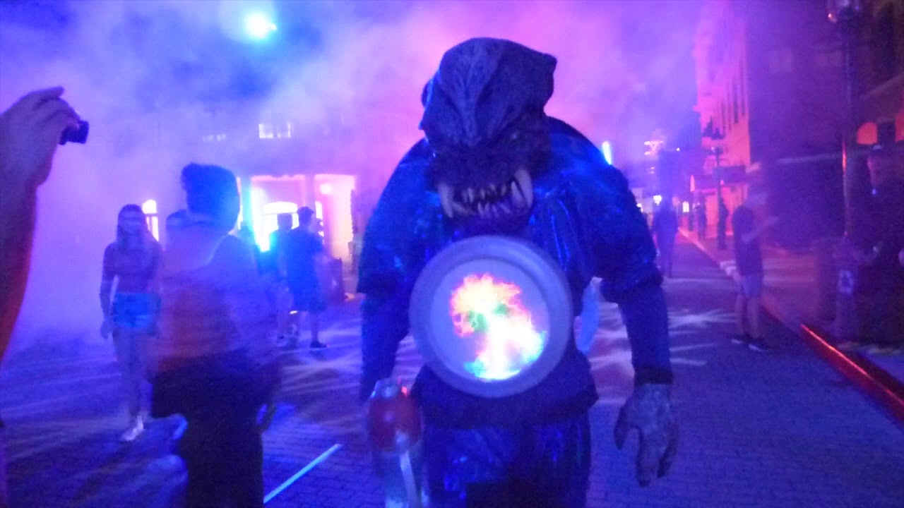 INVASION Scare Zone Full Walkthrough HHN 27 Universal Orlando - YouTube