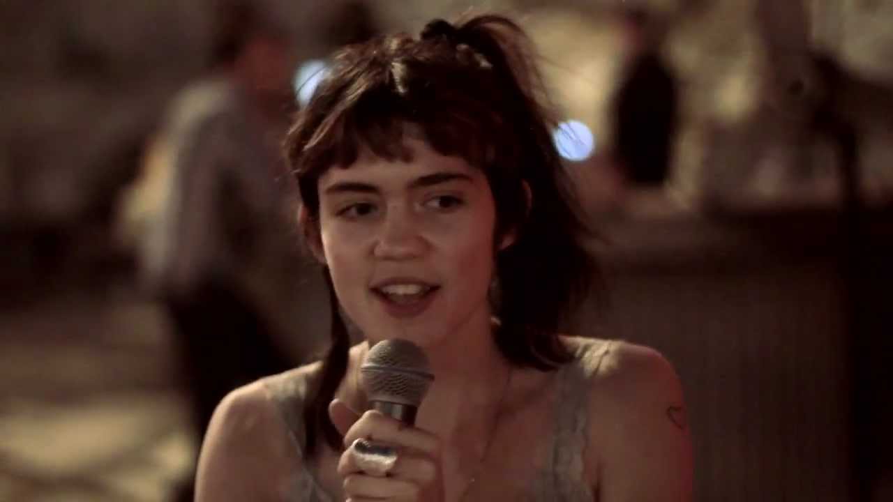 Tremble Tremble SXSW 2011 : Grimes - YouTube