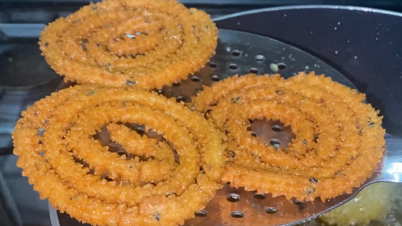 Murukku Indian snacks - YouTube