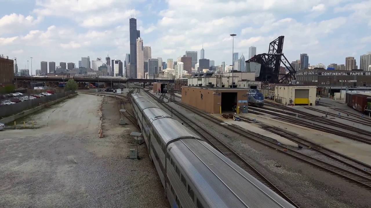 Metra EMD F40PH 116 train horn in Chicago - YouTube