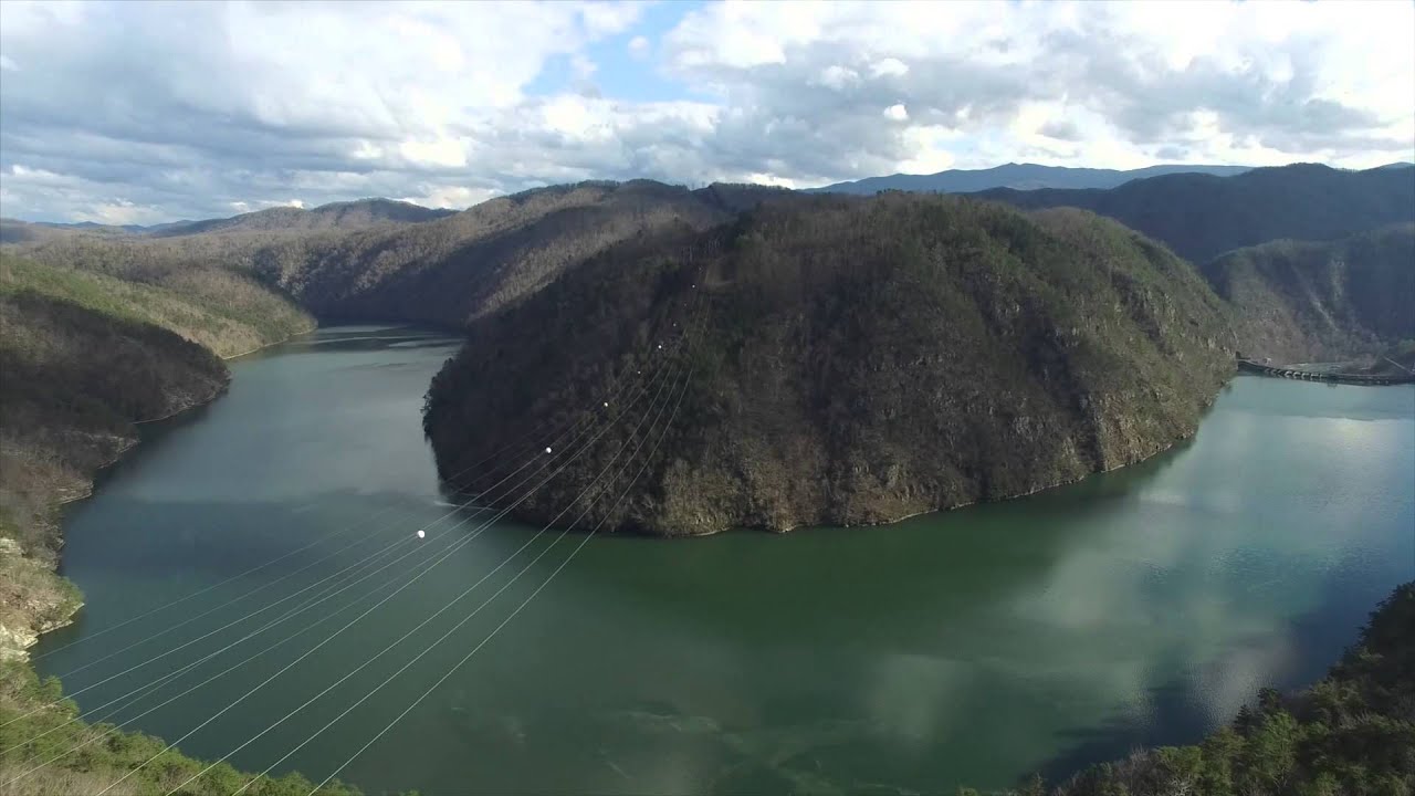 US129 Tail of the dragon drone view - YouTube