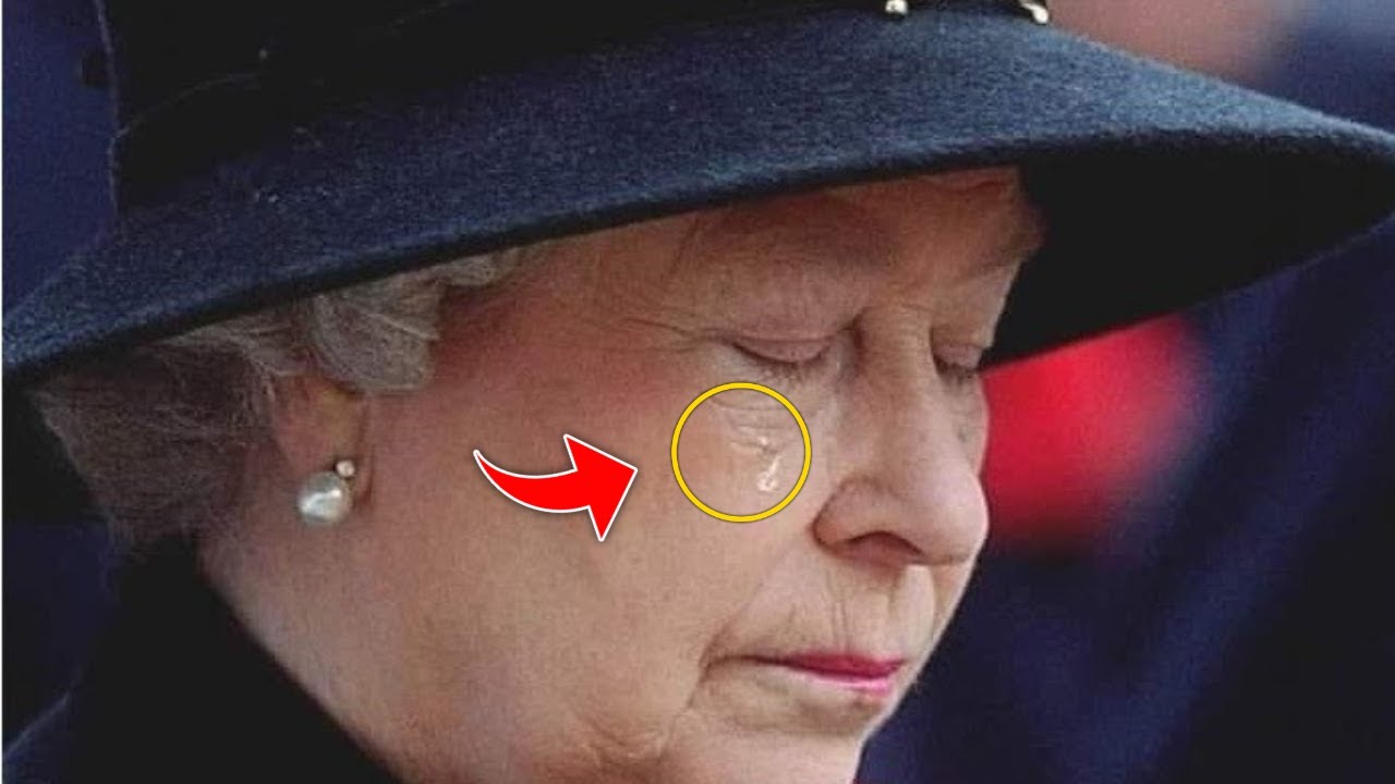 Top 10 Times Queen Elizabeth Cried In Public - YouTube