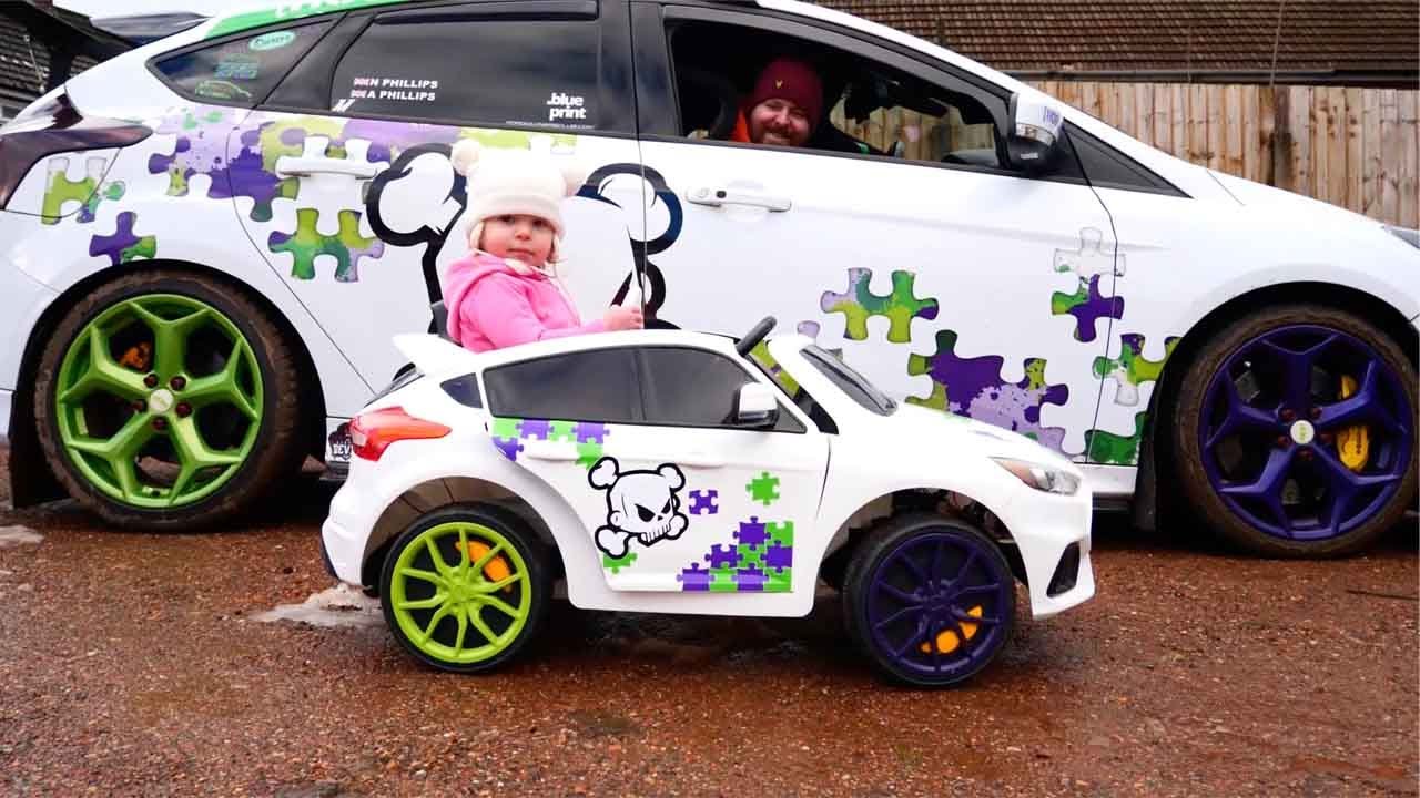 Savvy Dad Builds Matching Tiny Car For His Daughter - YouTube