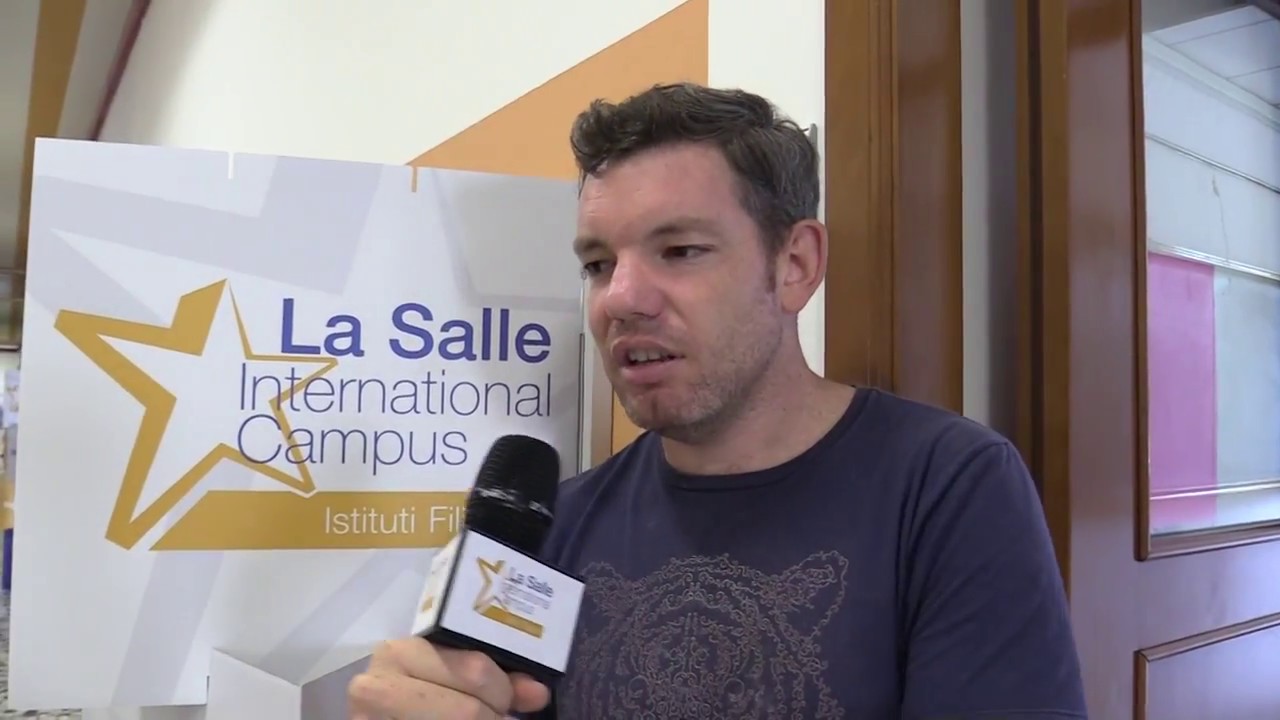 Intervista a James Begg - docente Summer Camp English&Sport - YouTube