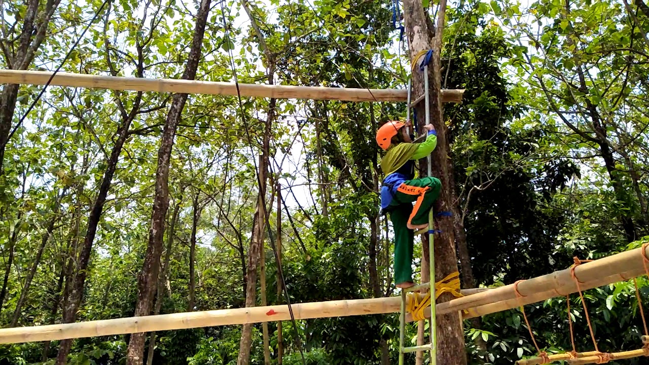 Outbond bamboo balance by Rahma grade 4 @Sekolah Alam Lampung - YouTube