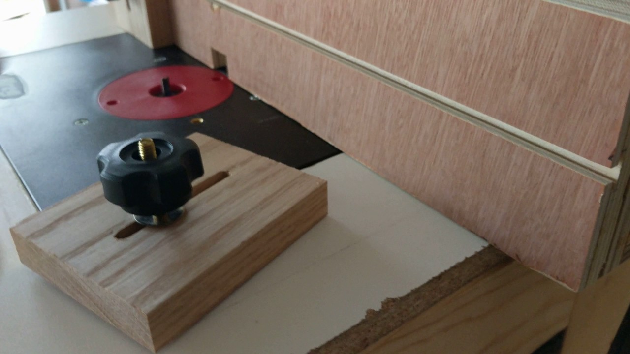 Router Table Fence - YouTube