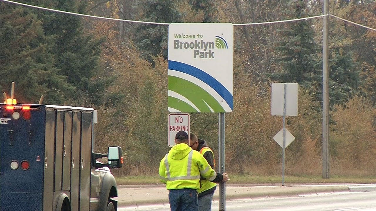 Brooklyn Park Installs New Welcome Signs - YouTube