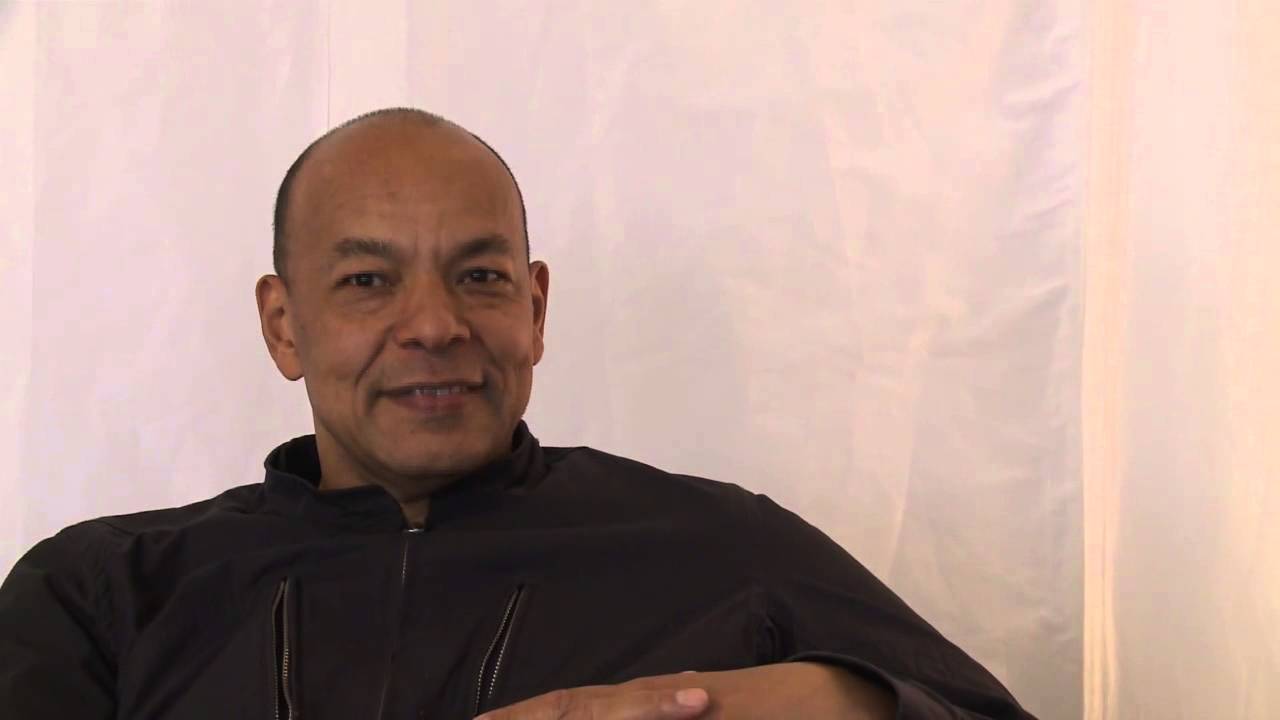 Henley Rewind South 2014 - Victoria Welton interviews Roland Gift - YouTube