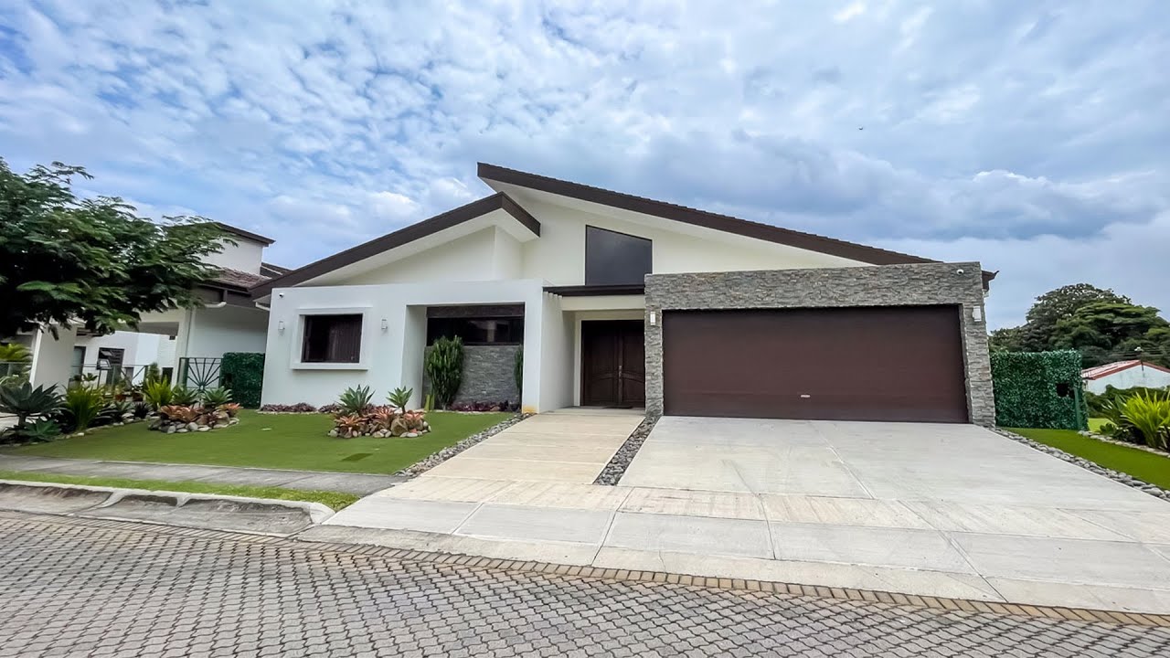 LIVE TOUR - Large One-Story House in Condominium - YouTube