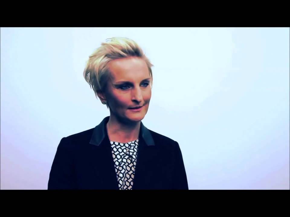 Verlegerin Silvia Lieb: Warum ich CARE unterstütze - YouTube