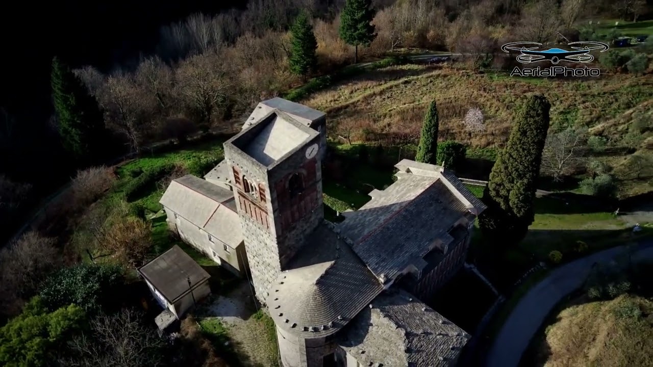 Abbazia Sant'Andrea di Borzone Volto di Cristo Megalitico Borzone Lago ...