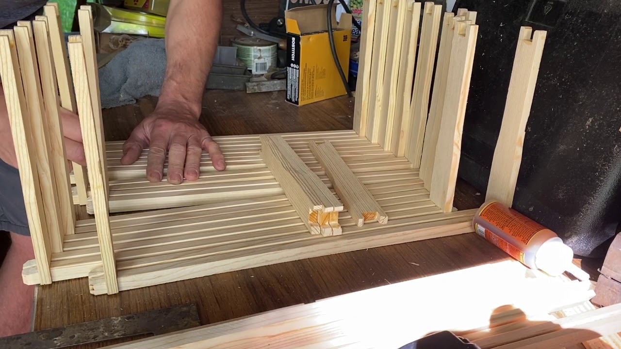 Express assembly of 10 honey bee frames without a jig - YouTube