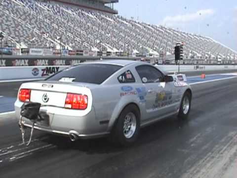 JPC racing 2005 Mustang 9.17 No Nitrous - YouTube