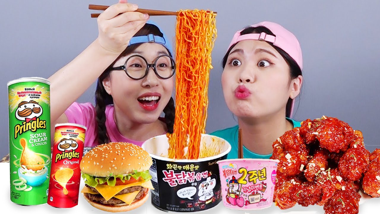 Korean Convenience Store Fried Chicken & Fire Noodle Food Mukbang DONA ...