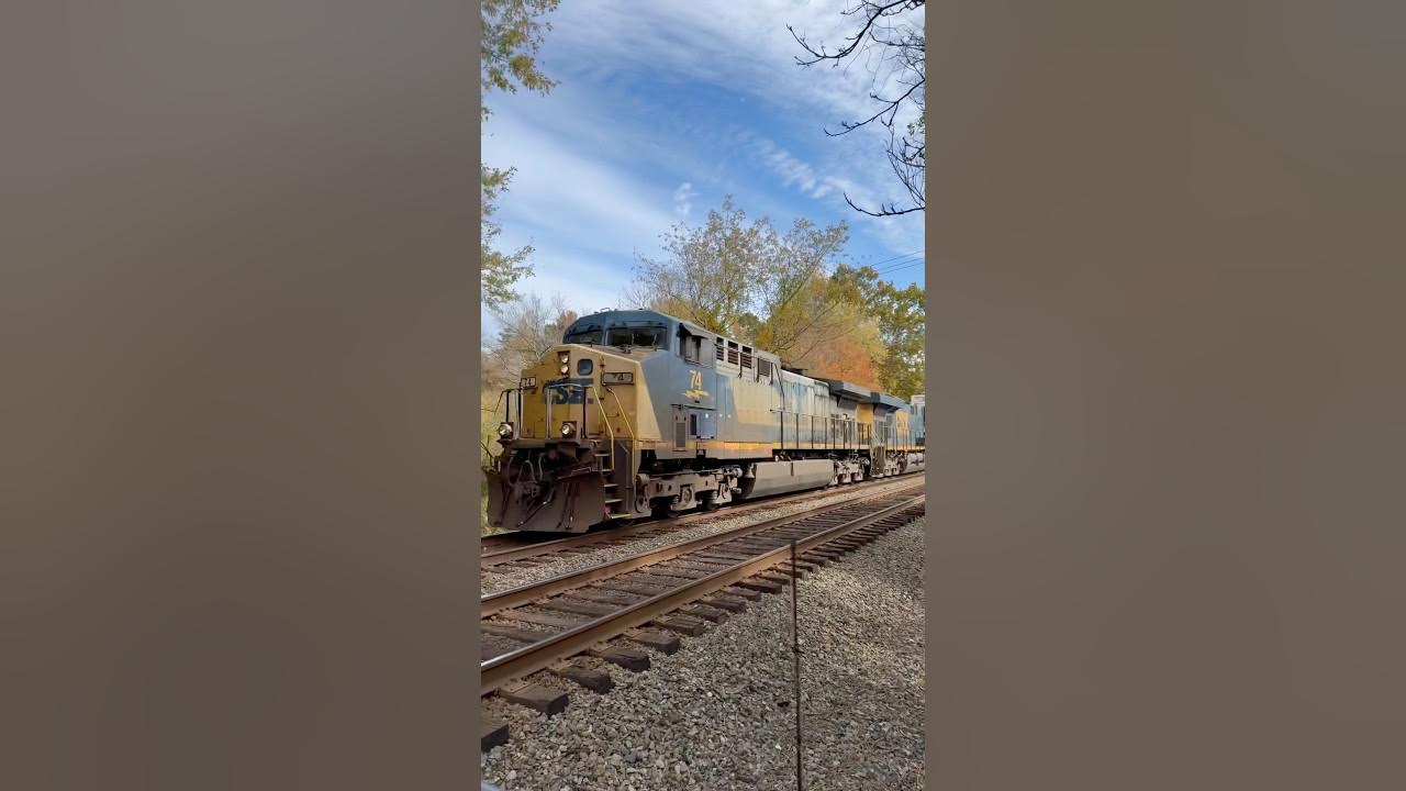 Bell Salute AND a YN2 Leader on CSX M421-24! #csx #railfan #sb #oldschool #leader #trainspotting ...