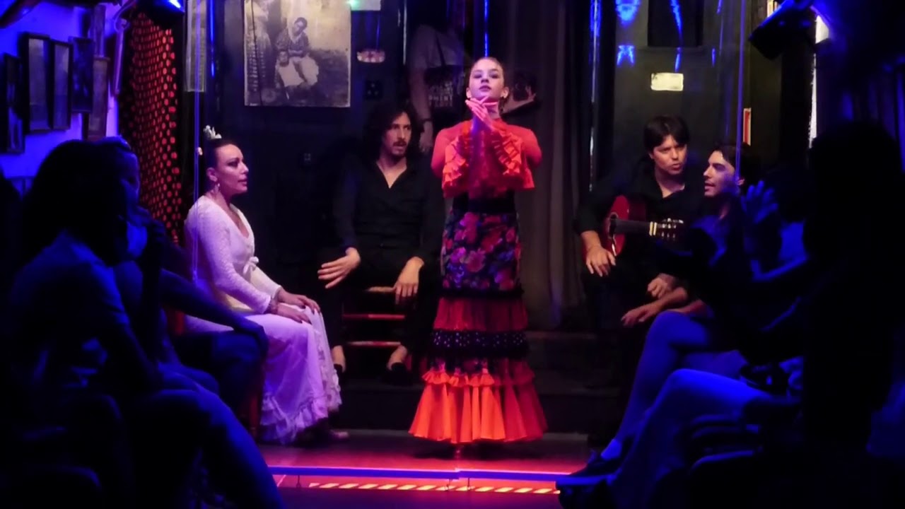 Irene Olvera en las cuevas del Sacromonte - YouTube