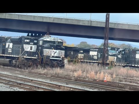 Some Slightly Failed Attempts at Roanoke, VA + Old Dash 9's and SD70M-2 ...