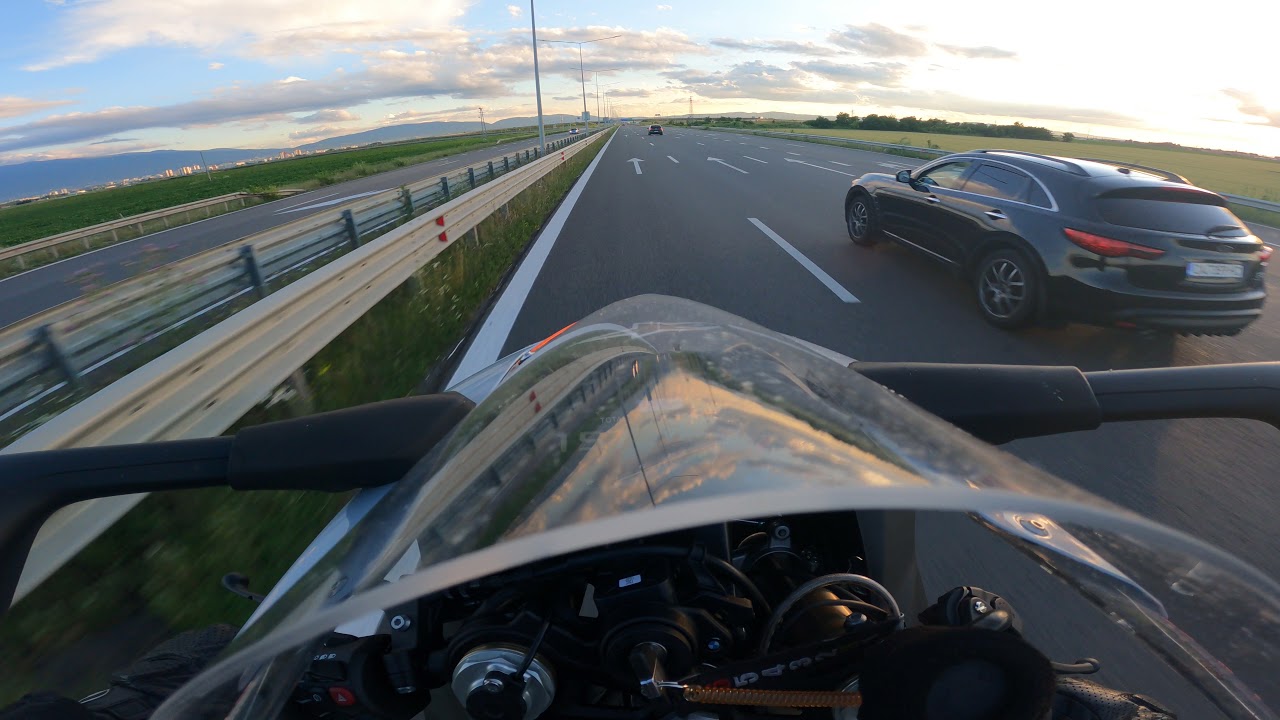 BMW S1000RR 2020 Wheelie mode - YouTube