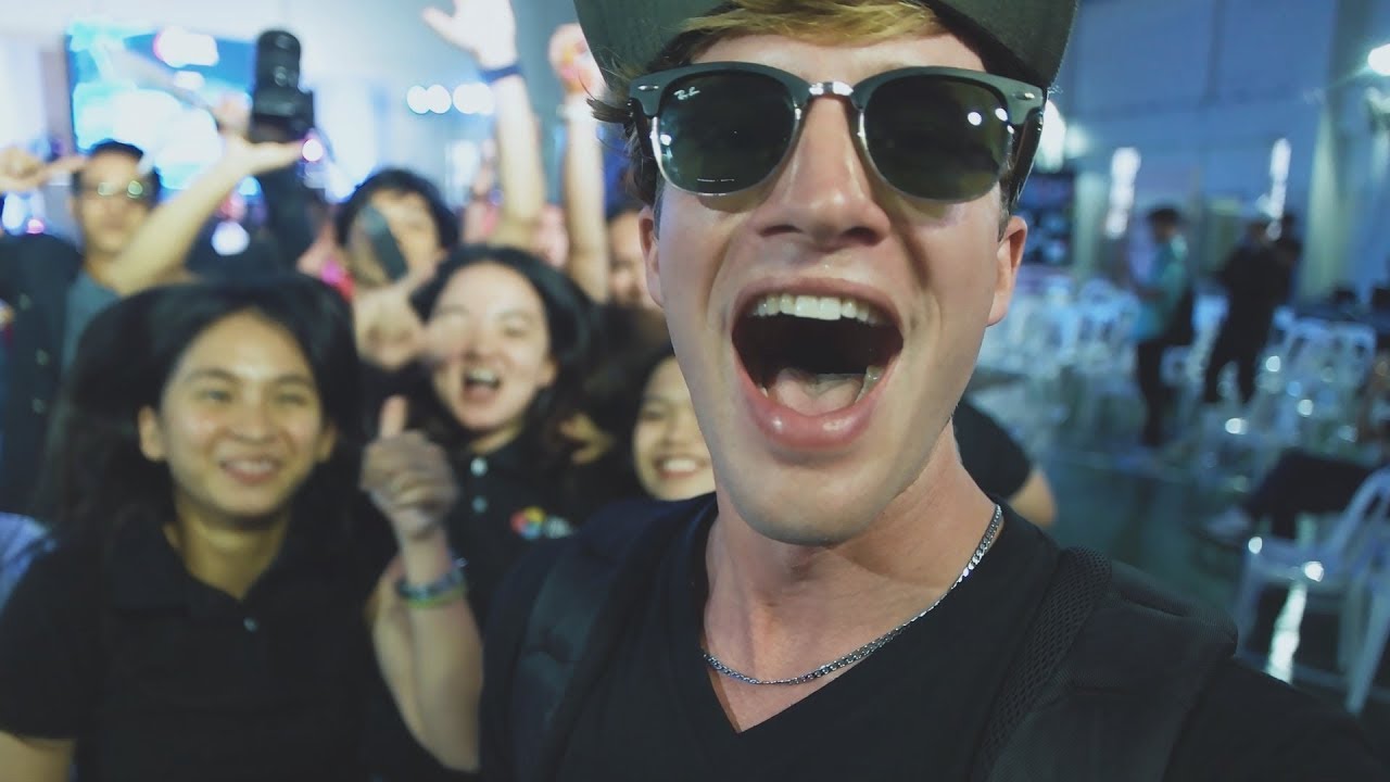 Finn Snow Goes to SCHOOL IN THE PHILIPPINES - YouTube