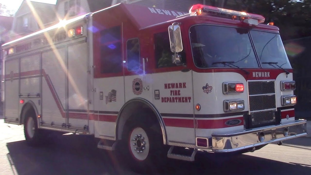 Newark Fire Department Air Cascade Unit Responding 10-17-17 - YouTube