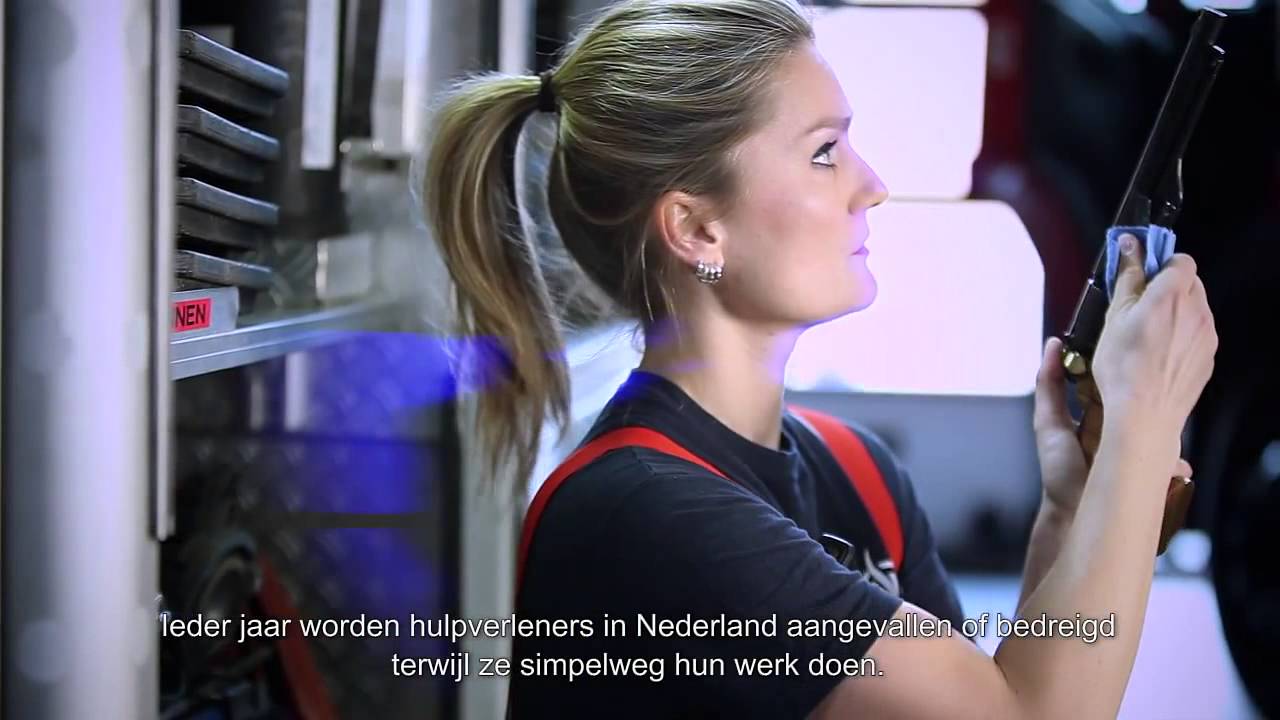 Geweld tegen hulpverleners. - YouTube