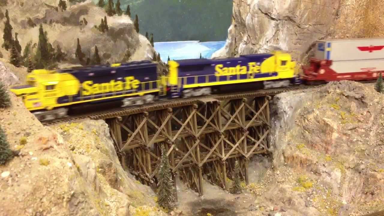 Santa Fe 876 east over Summit trestle - YouTube
