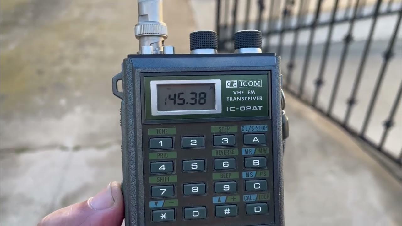 ICOM 02AT - YouTube