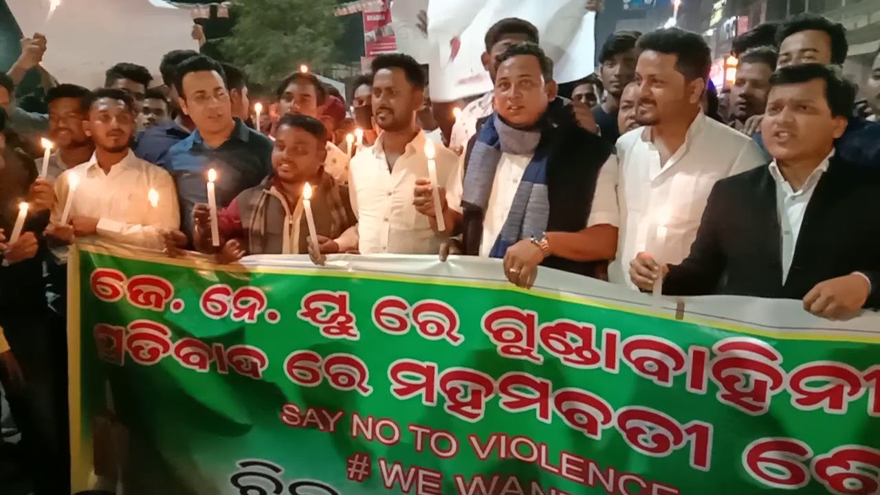 BANKI MLA supporting JNU at RAVENSHAW - YouTube