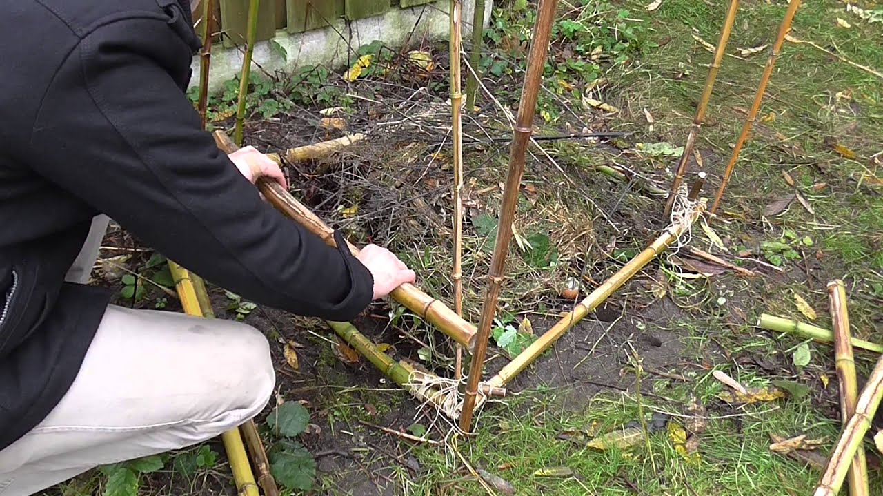 De natuurlijk makkelijke moestuin : 02 compost - YouTube