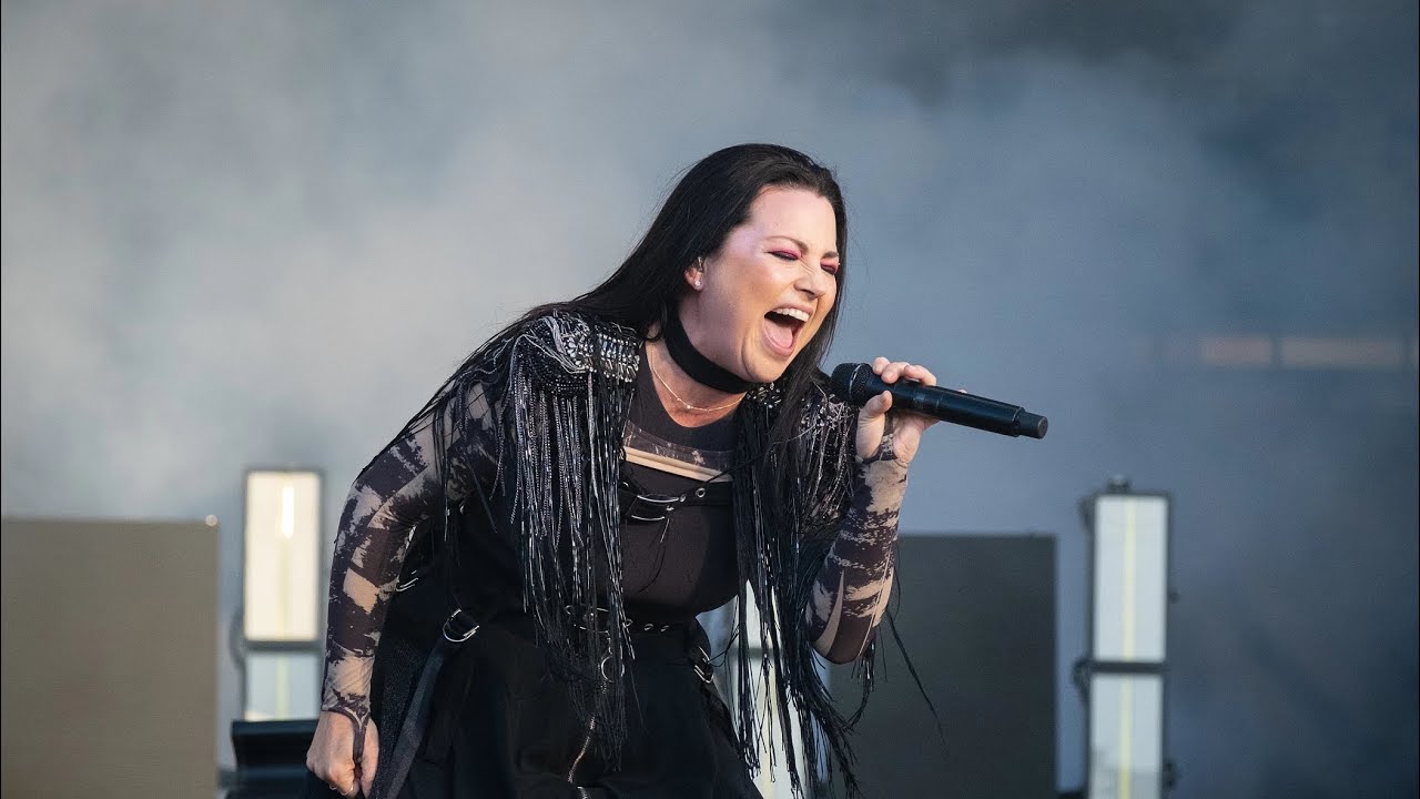 Evanescence - The Change | 2024 @ Rock in Rio Lisbon - YouTube