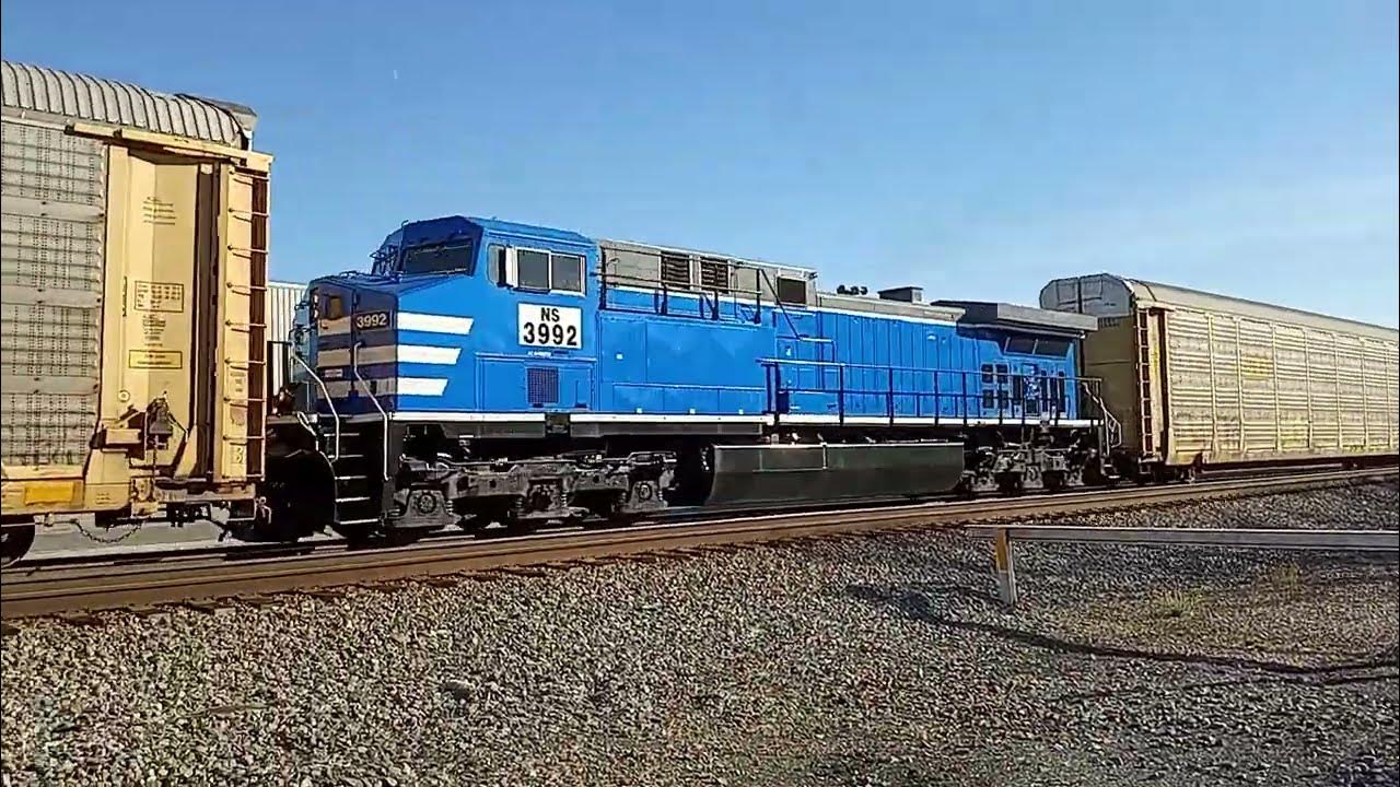 NS 4253 Leads 218 Through CP Smith (10/21/23) ft. NS Ex-CEFX AC44 - YouTube