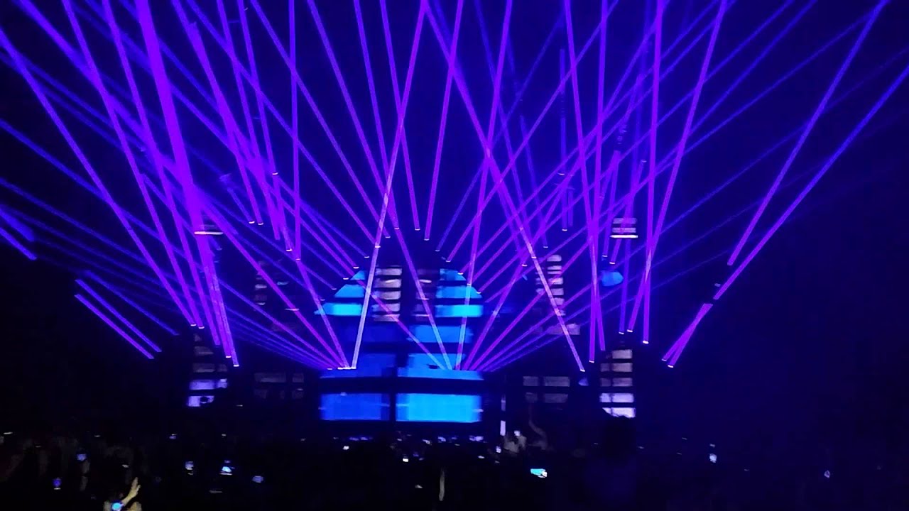Calvin Harris at Greater Than Tour, 02 Dublin December 19 - YouTube