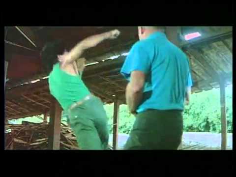 Awesome Akshay Kumar's First Movie Fight. - YouTube
