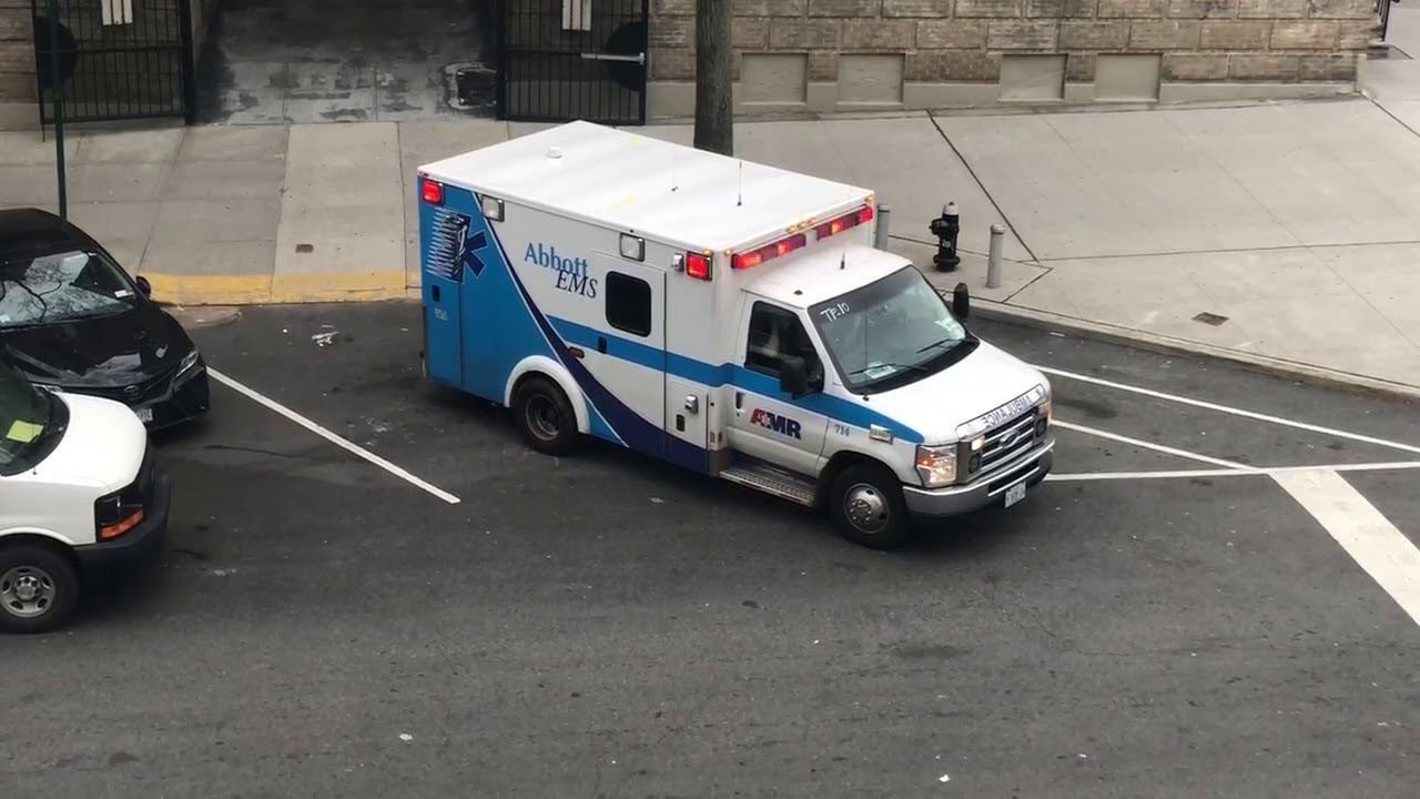 St. Luis, Missouri AMR/ Abbott EMS ambulance parked in the Washington ...
