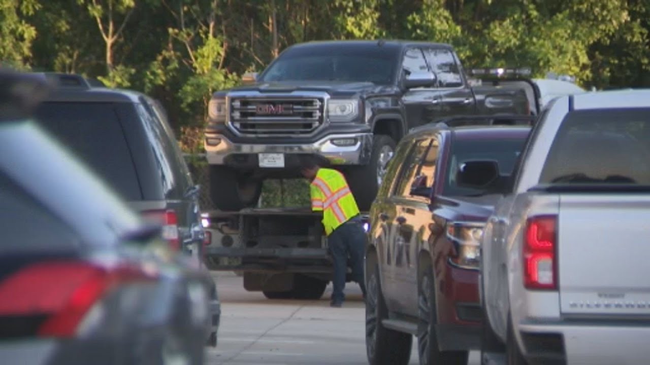 Several vehicles recovered in theft operation - YouTube