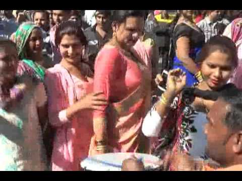 Hot Beautiful indian kinner dancing indore - YouTube
