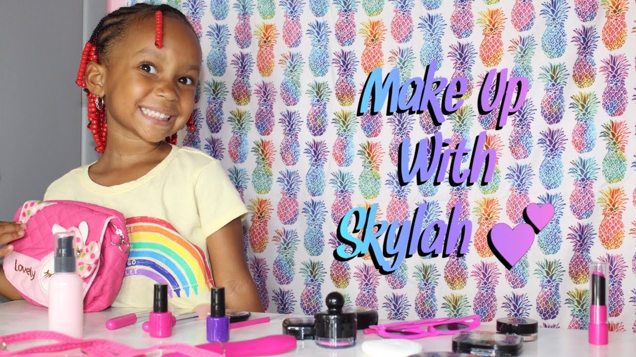 MAKE UP UNBOXING ! - YouTube