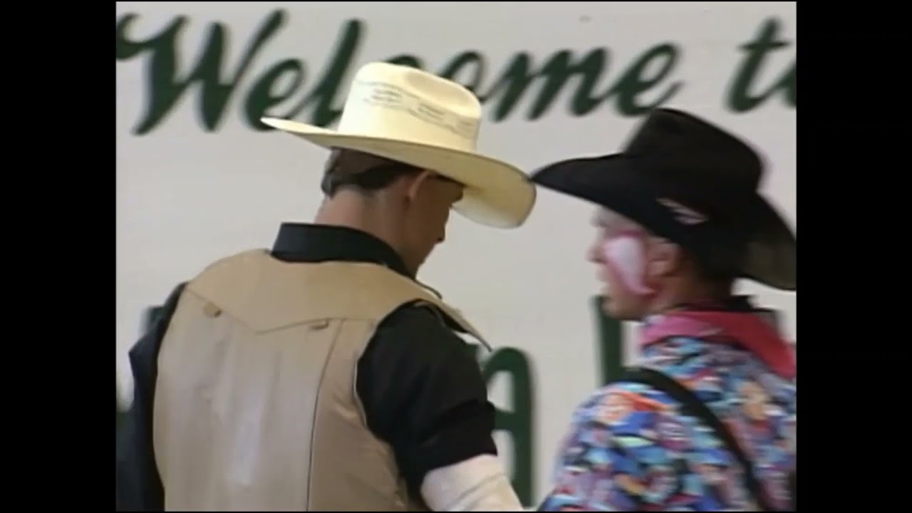 Hootchie Kootchie bucks Troy Dunn - 95 PBR Rancho Murieta - YouTube