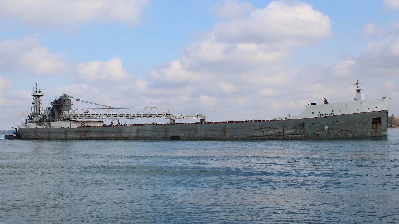 Tug/Barge Olive L. Moore And Menominee - YouTube