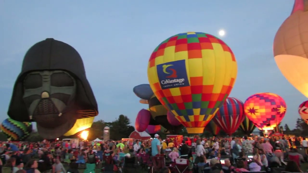 Dueling Balloons - YouTube