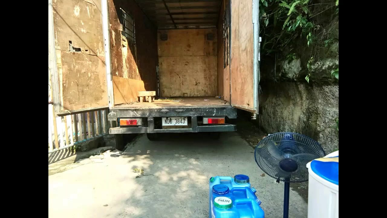 Lipat Bahay - 4 Wheeler na Closed Van 12ft - YouTube