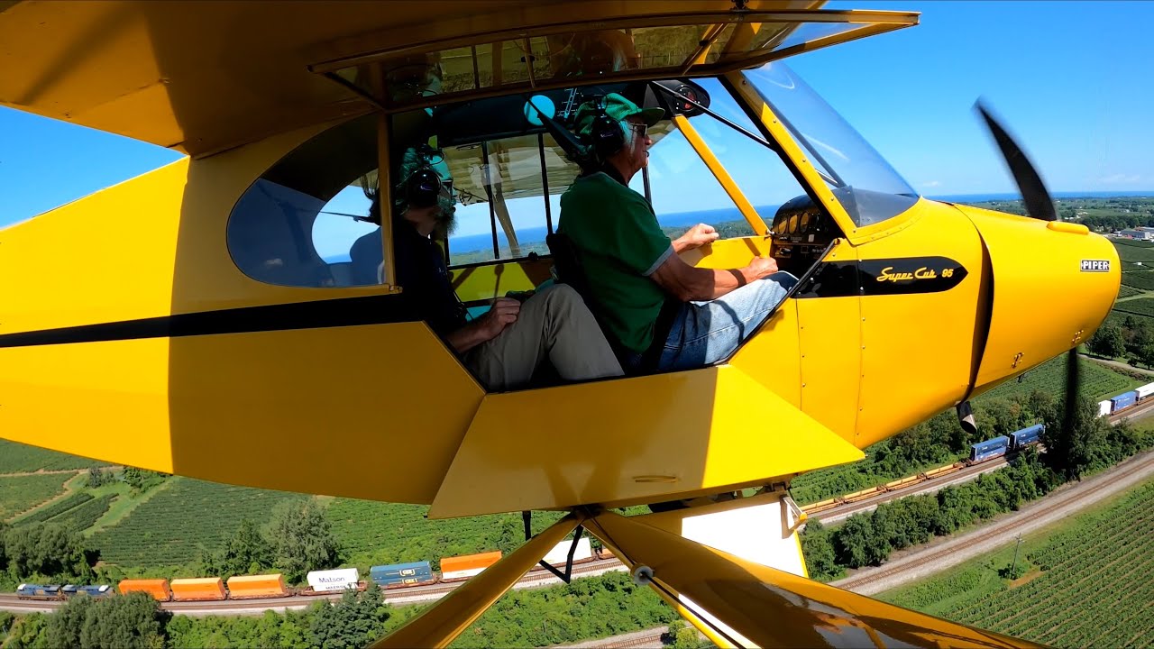 Surfing the air in a Piper Super Cub - YouTube