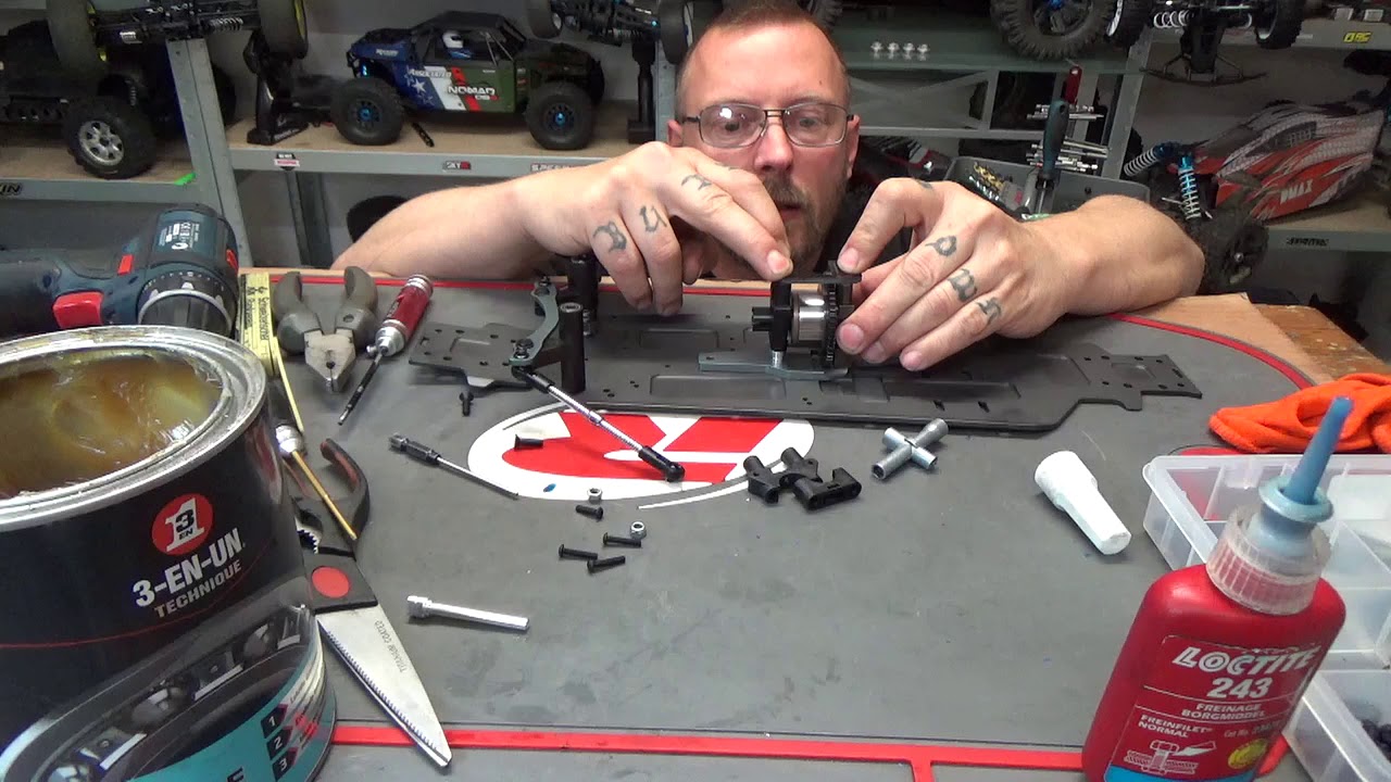 MONTAGE HOBAO HYPER ST PRO TRUGGY 4 partie centrale chassis et modif ...