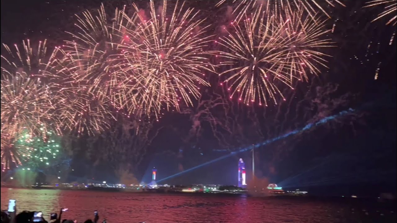Abu Dhabi corniche #51stUAENationalDay fireworks uae - YouTube